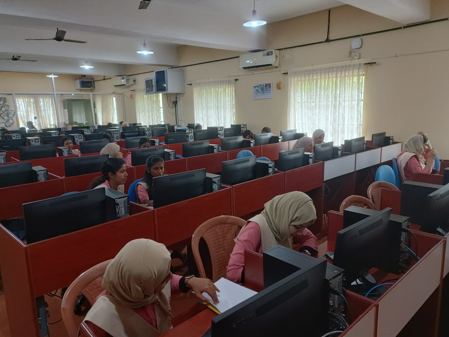 Computer Lab – Chinmaya Arts & Science College